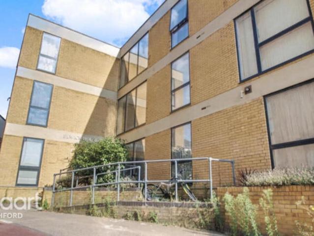 Studio flat for rent in Elwick Road, Ashford, TN23