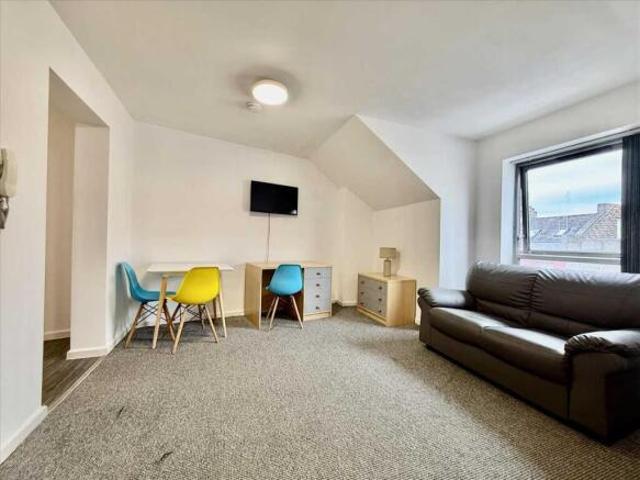 Studio flat for rent in Emmanuel House, PL1