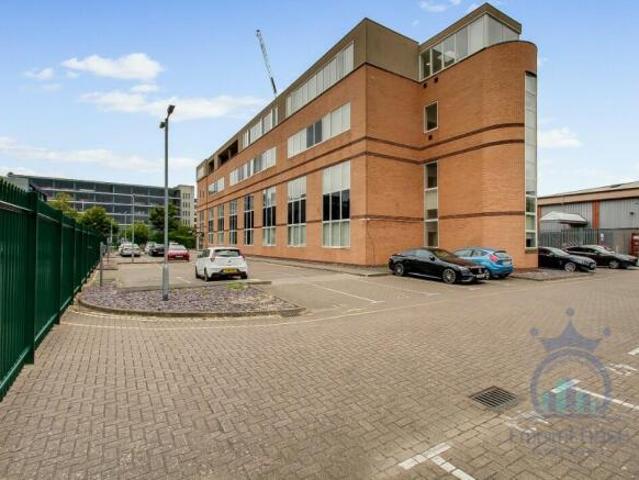 Studio flat for rent in Empire House, Clayton Road, Hayes, Middlesex, UB3