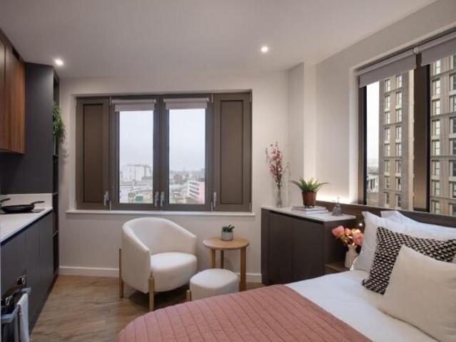 Studio flat for rent in Enclave: Acton, 101 Wales Farm Road, London, W3 6WU, W3