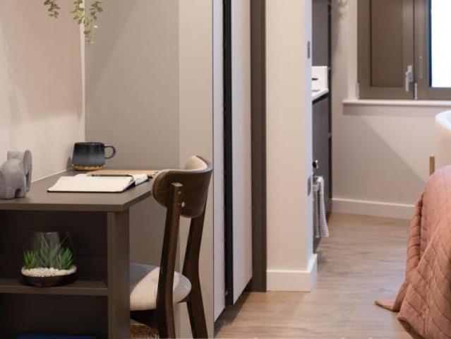 Studio flat for rent in Enclave: Acton, 101 Wales Farm Road, London, W3 6WU, W3