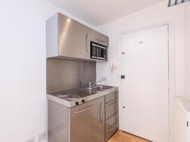 Studio flat for rent in Erskine Road Primrose Hill NW3
