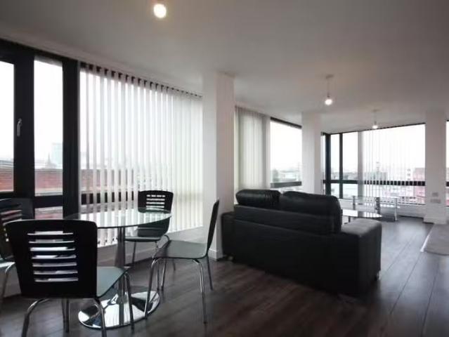 Studio flat for rent in Fabrick Square, Lombard Street, Digbet.