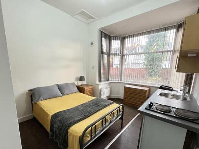 Studio Flat For Rent In Falcon House, Coventry