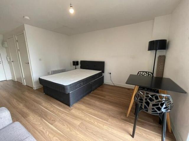 Studio flat for rent in Falkner Street, Liverpool, Merseyside, L8