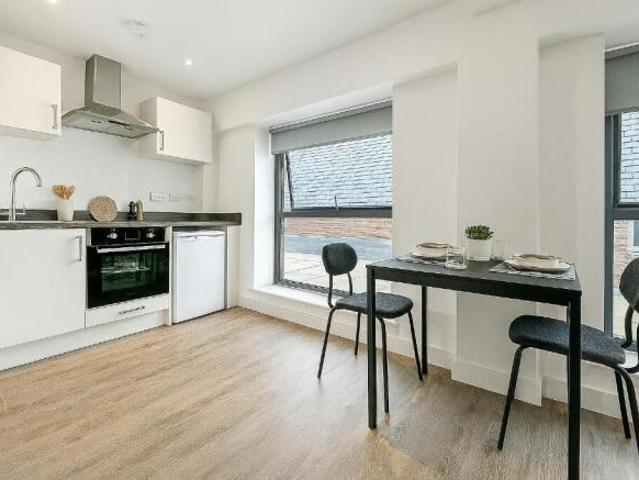 Studio flat for rent in Fargate, Sheffield, S1