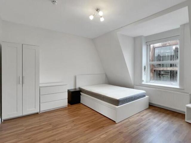 Studio flat for rent in Fashion Street, Spitalfields, London. E1