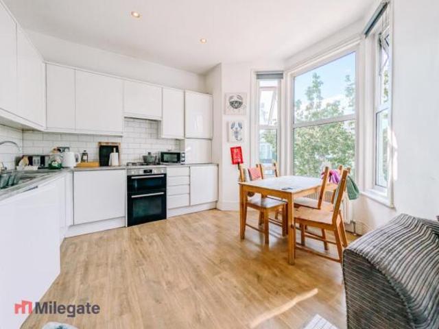 Studio flat for rent in Filey Avenue, Hackney, N16