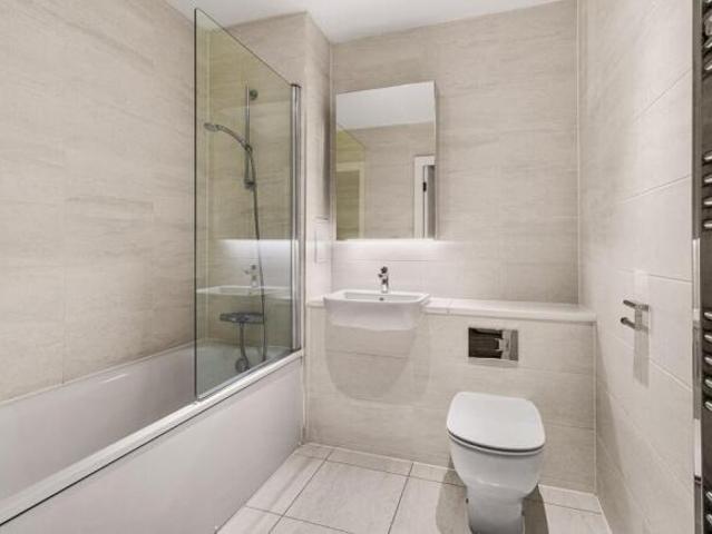 Studio flat for rent in Fizzy East16 A 7 Silvertown Way, London E16 1DL, E16