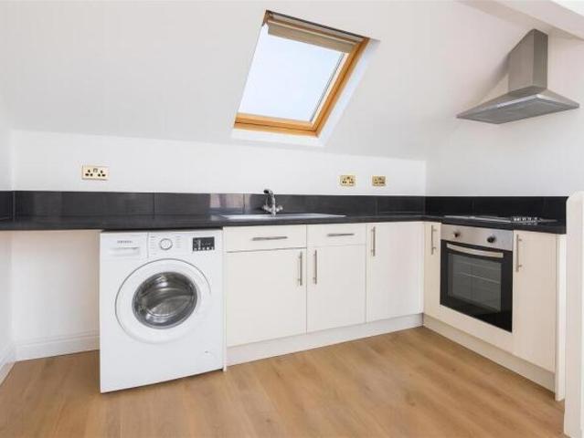 Studio flat for rent in Fosse Road South, Leicester, LE3