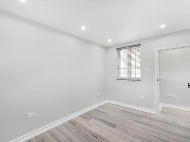 Studio flat for rent in Fouberts Place, Soho, W1F