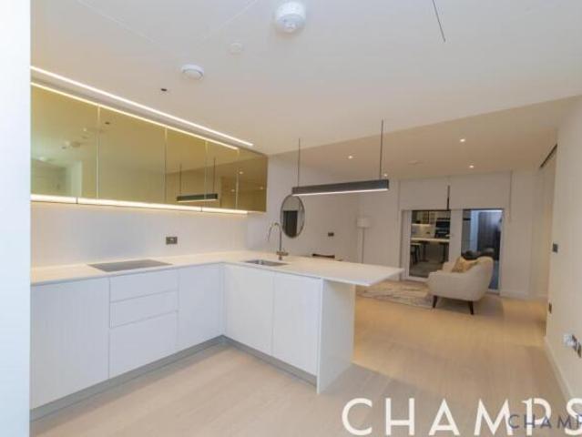 Studio flat for rent in Fountain Park Way, W12