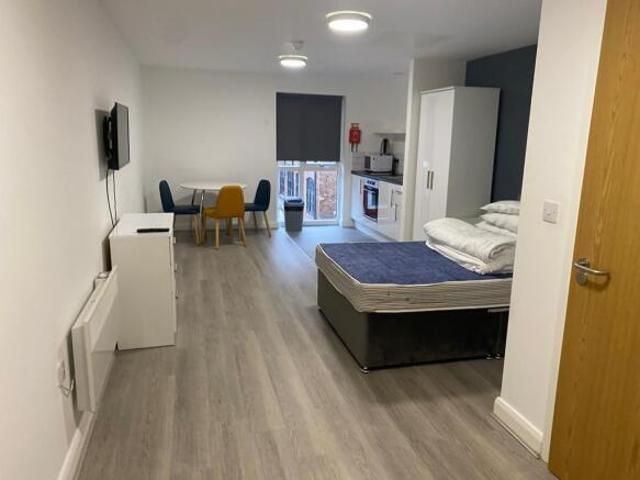 Studio flat for rent in Fox Street, Liverpool, Merseyside, L3