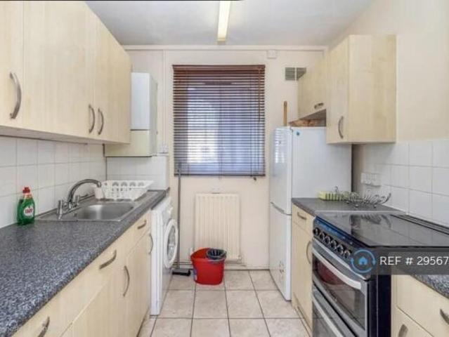Studio flat for rent in Foxfield, London, NW1