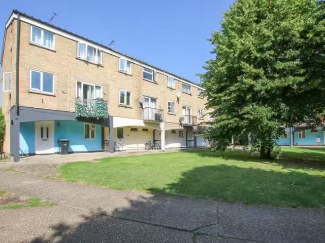 Studio flat for rent in Flat A, St Marys Square, Newmarket, Su.