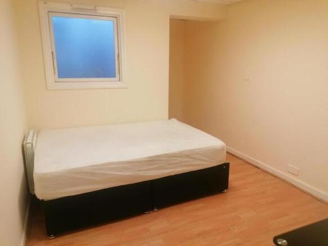 Studio flat for rent in Flat Guildford House, Guildford Street, Luton, LU1