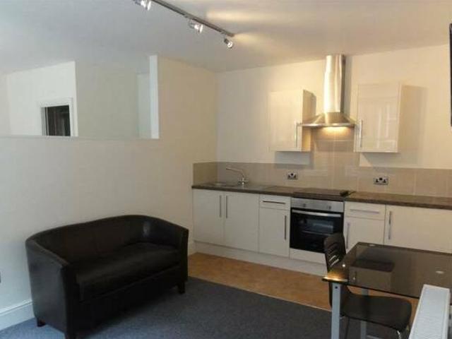 Studio flat for rent in Flat K Studio 200 West Street S1