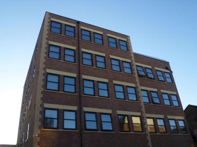 Studio flat for rent in Flat, Park Street, Luton, LU1