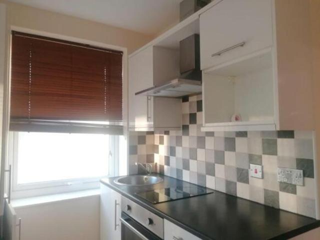 Studio flat for rent in Flat, Park Street, Luton, LU1