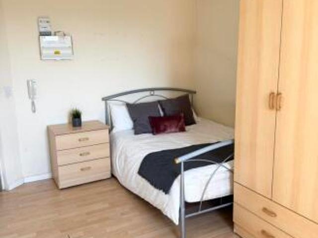 Studio flat for rent in Flat 18B, 59 61 Clarendon Road, LS2 9NZ, LS2