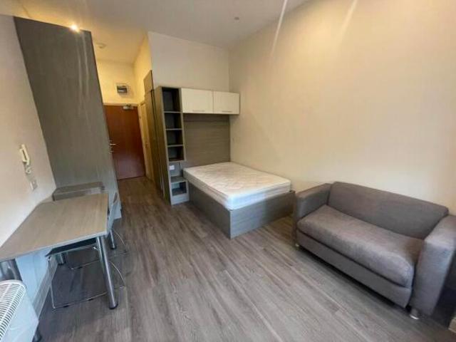 Studio flat for rent in Flat 11, Landcross House, 1A Landcross Road, Manchester, Greater Manchester, M14