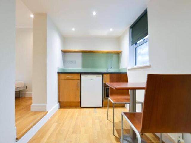 Studio flat for rent in Flat 1, 104 Shepherds Bush Road, Brook Green, W6