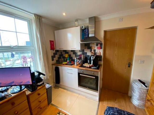 Studio flat for rent in Flat 1, 5 Onslow Road, Southampton, Hampshire, SO14