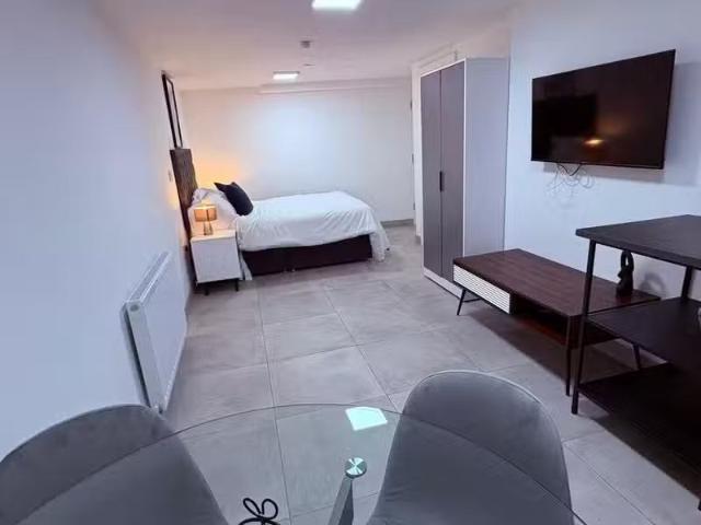 Studio flat for rent in Flat 2, 21 Silver Street, BL9