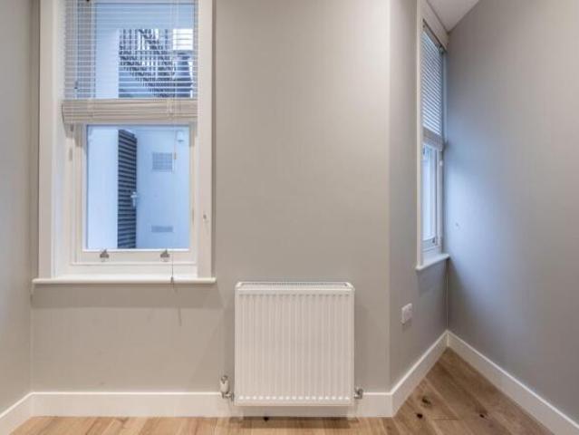 Studio flat for rent in Flat 3 117 Warwick Road, SW5