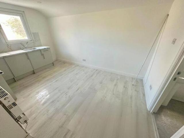 Studio flat for rent in Flat 3, Mackintosh Place, CF24 4RR, CF24