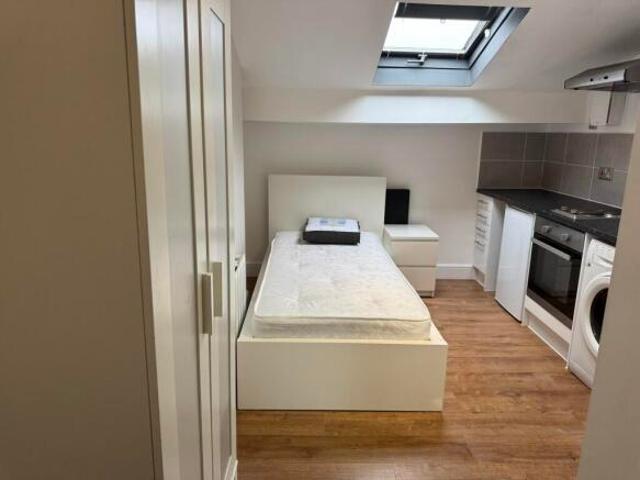 Studio flat for rent in Flat 6, 63 Eccles Old Road, Salford M6 8RF, M6