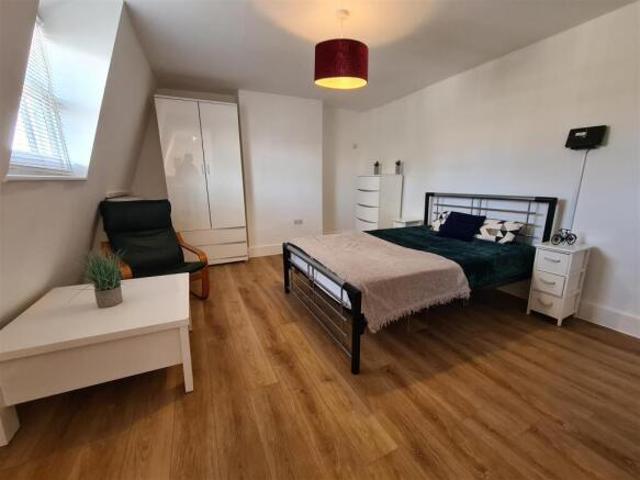 Studio flat for rent in Flat 8, 26 Newmarket Road, Cambridge, CB5