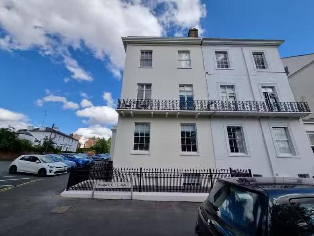 Studio flat for rent in Flat 8, 4 Beauchamp Hill, Leamington S.
