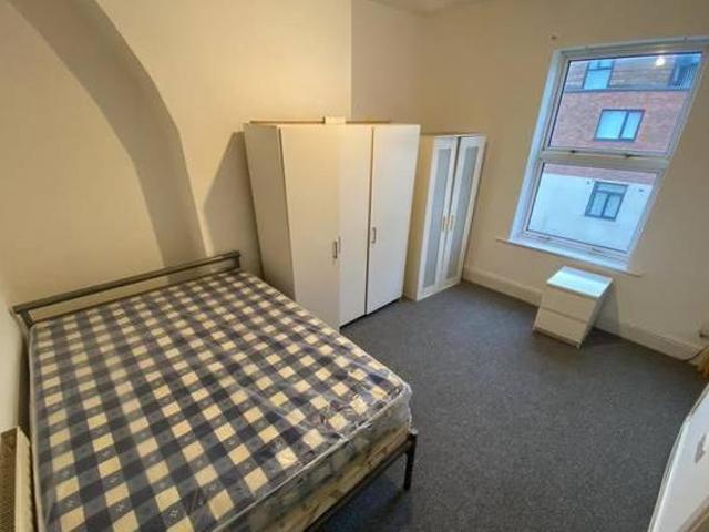 Studio flat for rent in Froghall Lane Warrington WA2