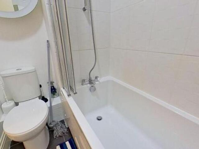 Studio flat for rent in Friary House, The Friary, Guildford, GU1 4YR, GU1