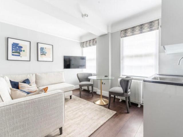 Studio flat for rent in Fulham road, Chelsea, London, SW3
