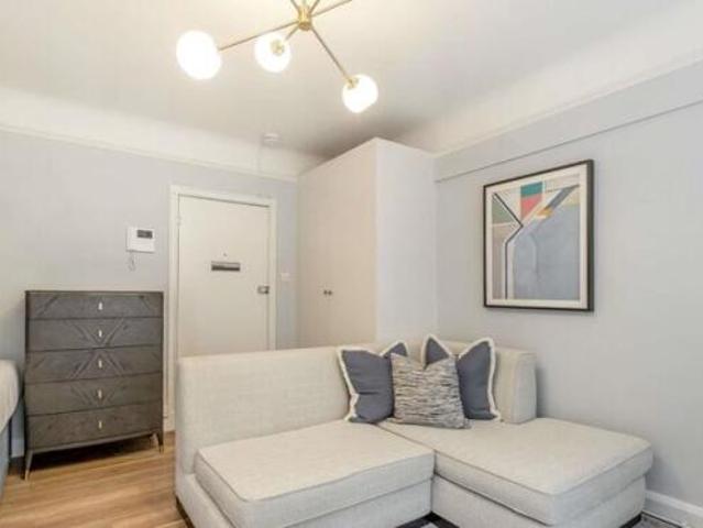 Studio flat for rent in Fulham Road, London, SW3