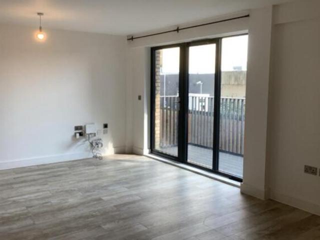 Studio flat for rent in George Street, Ashford, TN23
