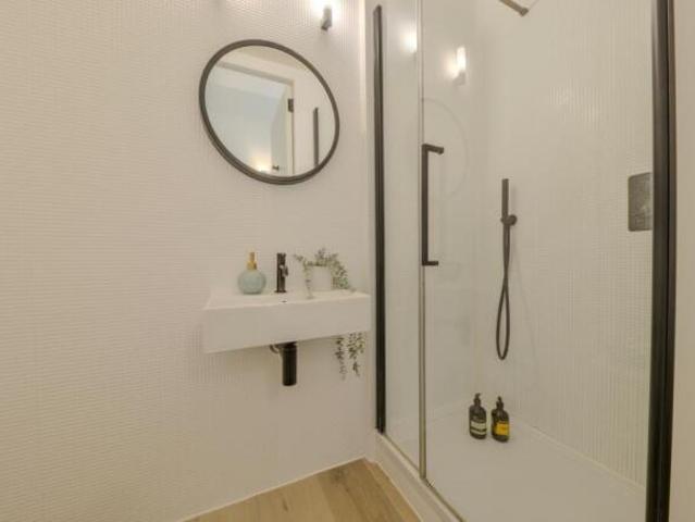 Studio flat for rent in George Street, Luton, LU1