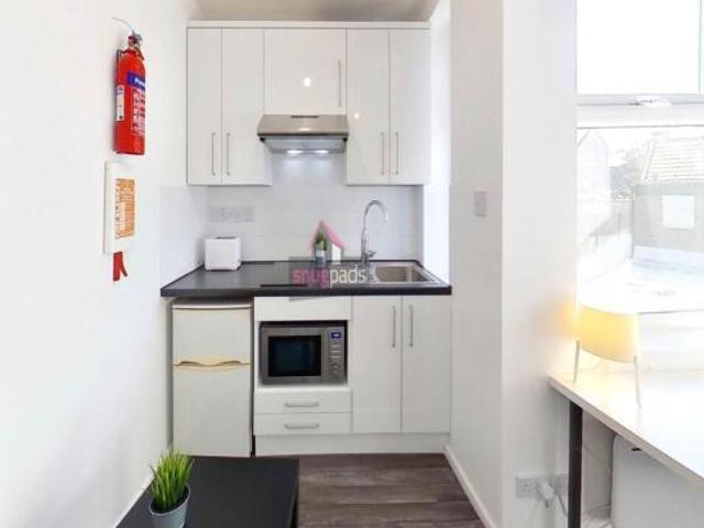 Studio flat for rent in Gildabrook Road, Salford, Manchester, M30