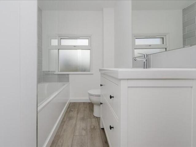 Studio flat for rent in Godolphin Road, London, W12