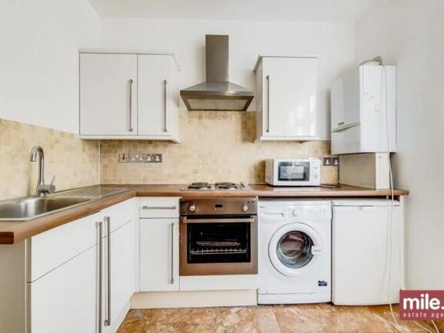 Studio flat for rent in Golders Green Road, London NW11