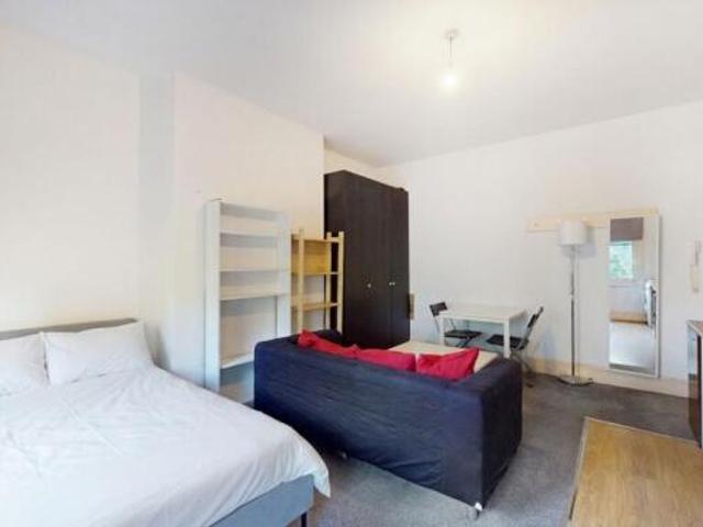 Studio flat for rent in Goldhurst Terrace, South Hampstead, NW6 Heating and hot water Included, NW6