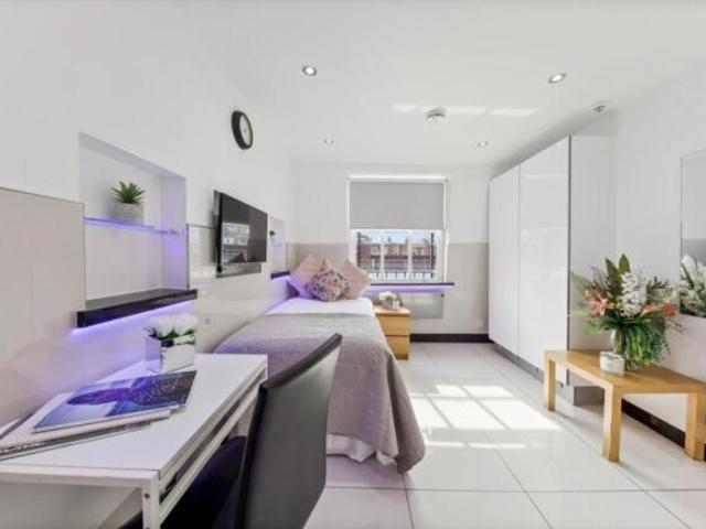 Studio flat for rent in Gloucester Place, London, NW1