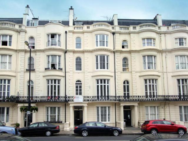 Studio flat for rent in Gloucester Terrace, Paddington, W2