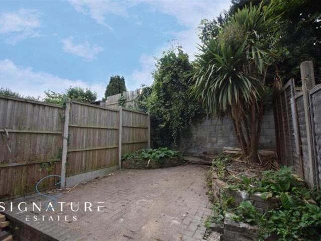 Studio flat for rent in Gladstone Road, WATFORD, WD17