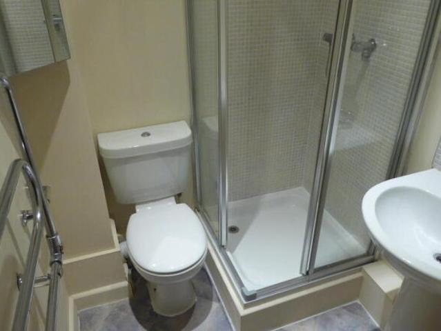Studio flat for rent in Groby Road, Leicester, LE3
