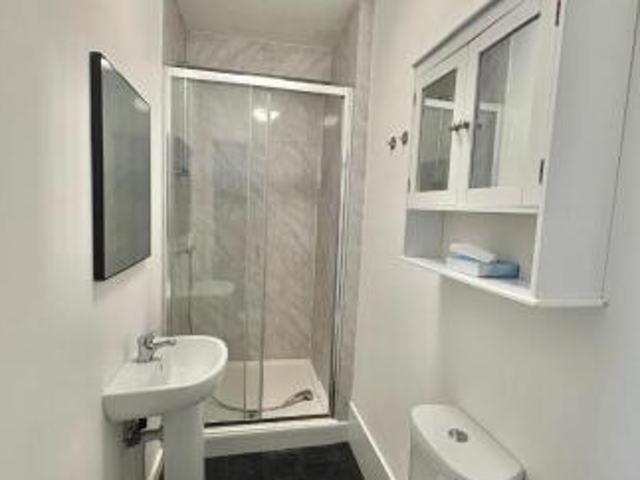 Studio flat for rent in Grange Crescent, Sunderland, Tyne And Wear, SR2
