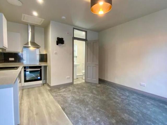 Studio flat for rent in Granville Terrace, York, YO10