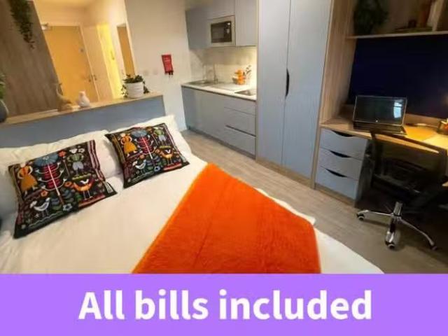 Studio flat for rent in Great George Street, Cabot Circus, Bri.